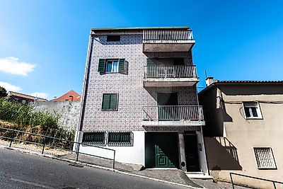 Prédio à venda em Santa Clara, Lisboa | RE/MAX Portugal