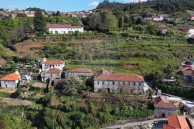 Moradia T5 à venda em Espadanedo, Cinfães | RE/MAX Portugal