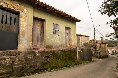 Moradia T2 à venda em Friúmes e Paradela, Penacova | RE/MAX Portugal