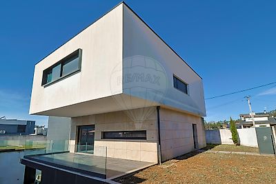 Moradia T3 à venda em Muro, Trofa | RE/MAX Portugal
