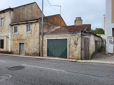 Moradia T2 à venda em Almargem do Bispo, Pêro Pinheiro e Montelavar ...