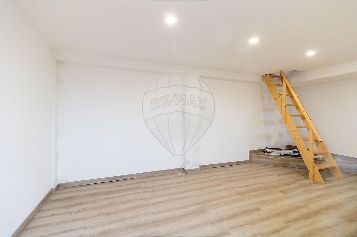 Apartamento T0 Amadora - RE/MAX Duplo Prestígio